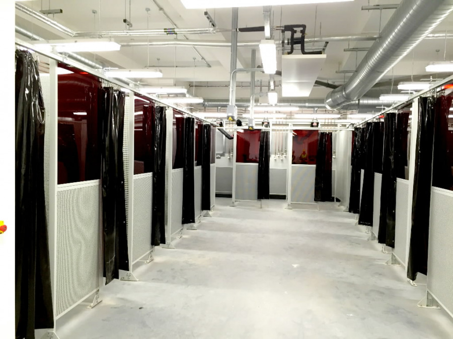 Welding booths with curtains, Cepro | Stokker- tools, machinery ...